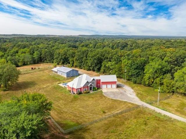1431 Red Hill Rd, Mount Vernon, AR 72111
