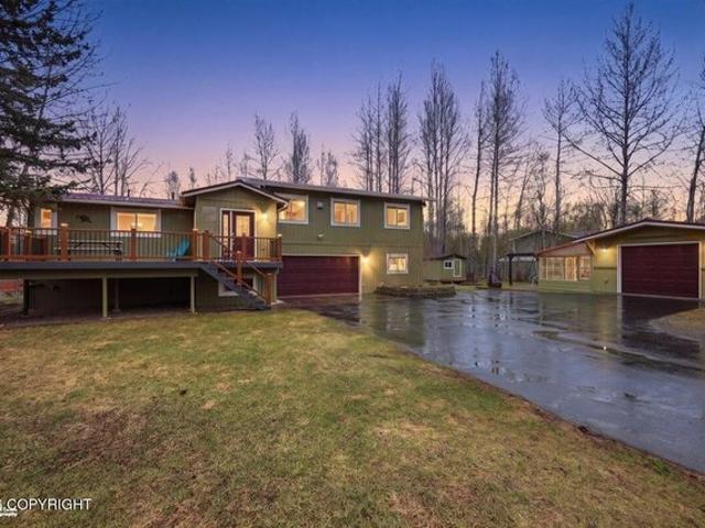 1431 S Countrywood Dr, Wasilla, AK 99623