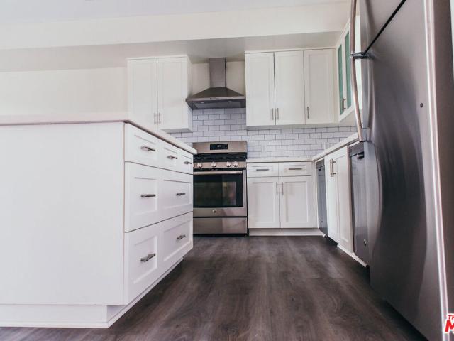1431 S Sherbourne Drive 4