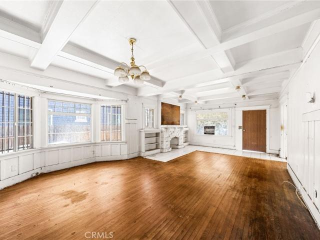 1431 W 37th Drive