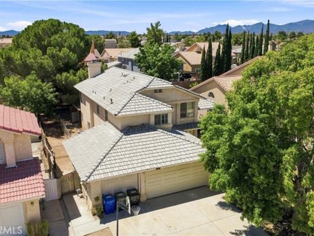 14323 LA Crescenta Ave, Victorville, CA 92392