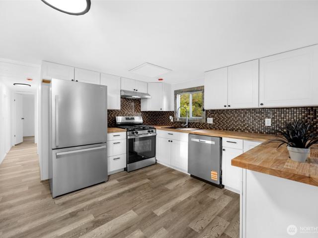 14322 Admiralty Way # 8