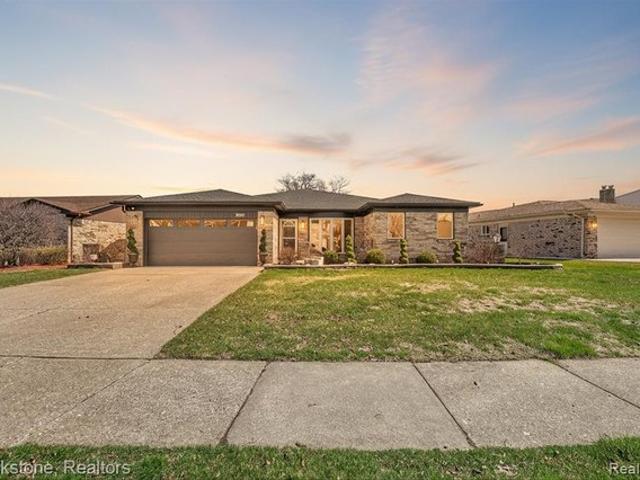 14327 Lakeshore Dr, Sterling Heights, MI 48313