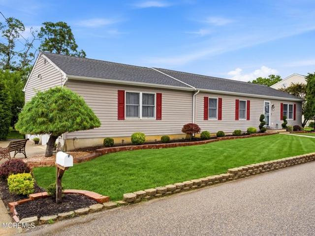 1432 Mizzen Ave, Beachwood, NJ 08722