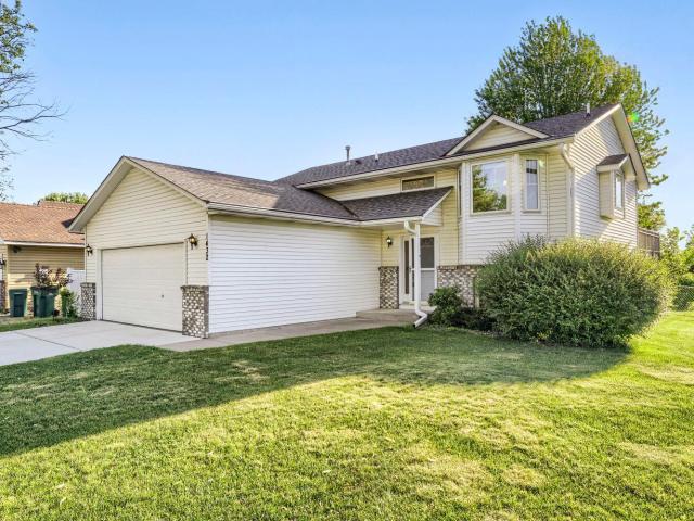 1432 Benson Boulevard W