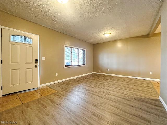 1432 Elm Road NE