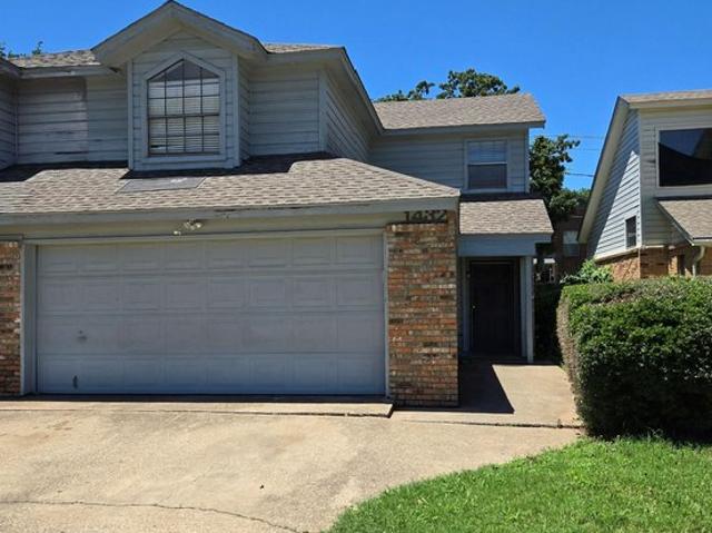 1432 Palmnold Cir W, Fort Worth, TX 76120