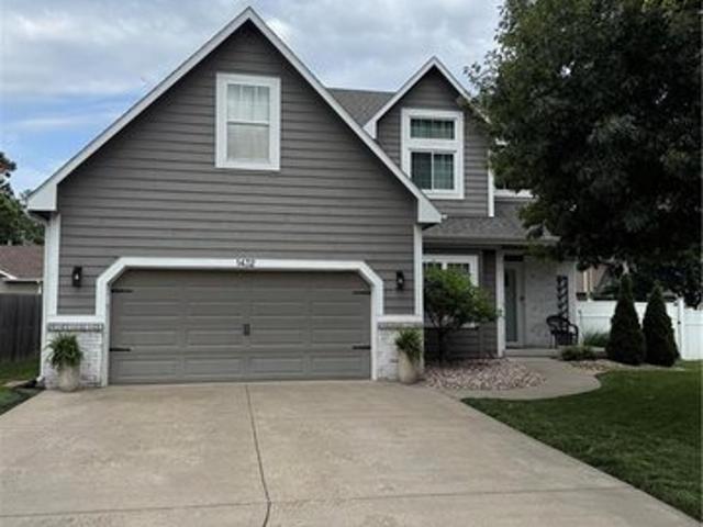 1432 S Pin Oak Cir, Ottawa, KS 66067