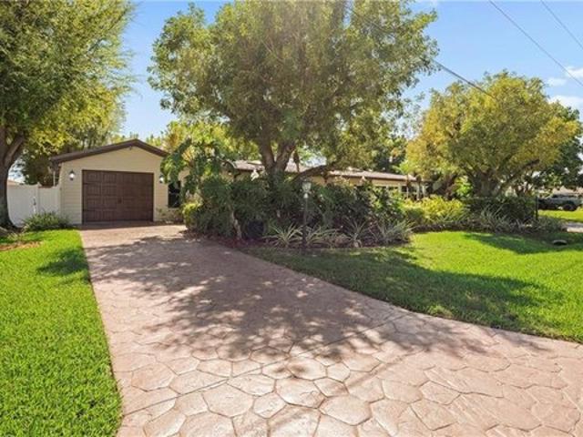 1432 SE 30th St, Cape Coral, FL 33904