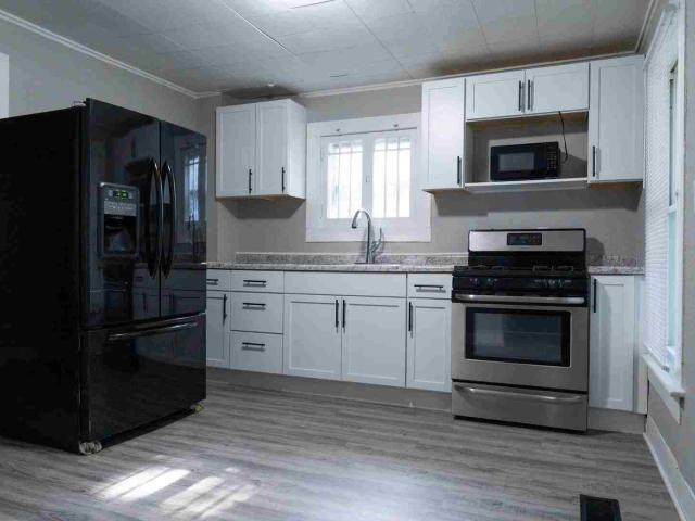 1432 W 6TH Street
