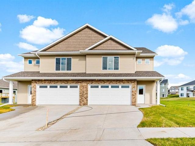 1432 Winterberry Ln, North Liberty, IA 52317