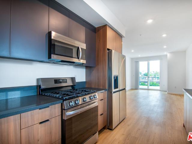 14333 Sylvan St, Unit 501, Van Nuys, CA 91401 | Compass