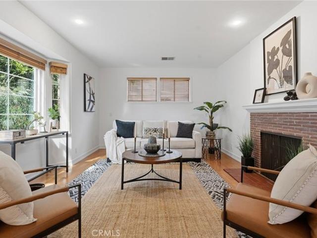 14335 Magnolia Blvd, Sherman Oaks, CA 91423