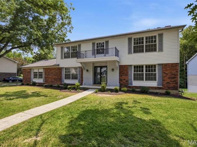 14336 Bramblewood Ct, Chesterfield, MO 63017