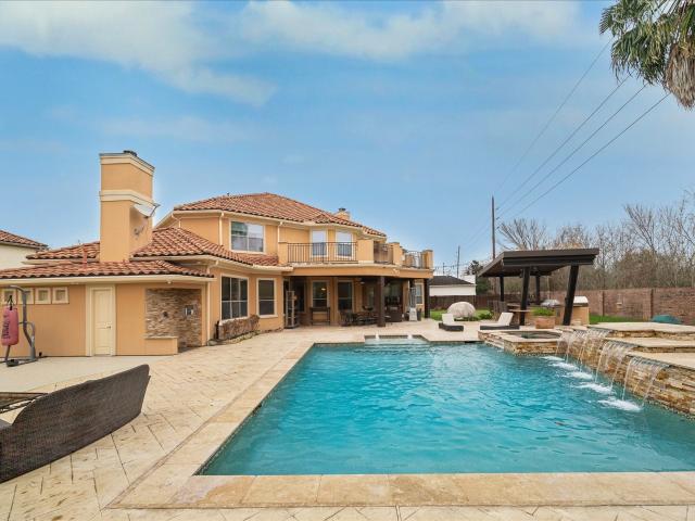 14339 Shadow Garden Ln, Houston, TX 77077 | MLS #50415 | Compass