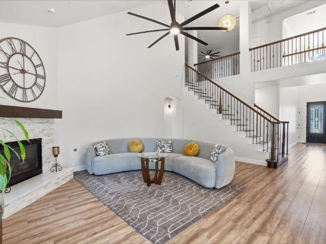 1433 Mesa Crest Drive
