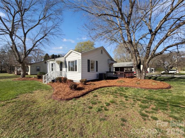 1433 Midlake Road