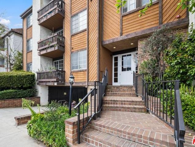1433 Barry Ave #102, Los Angeles, CA 90025
