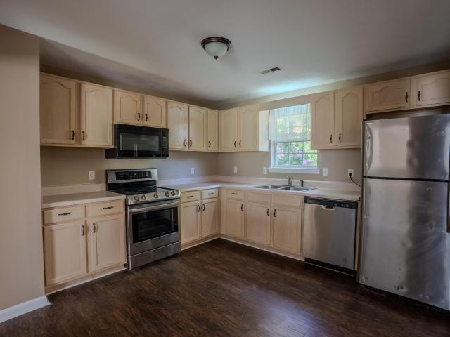 1433 Dustin Drive