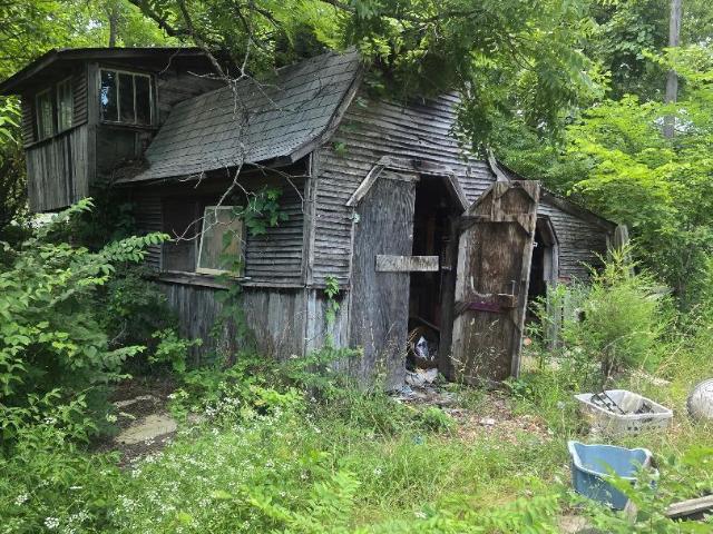 1433 Rolling Hills Road