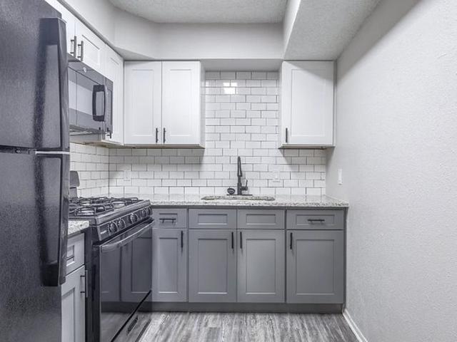 1433 S 107th East Ave, Tulsa, OK 74128
