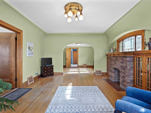 1433 Spaight Street