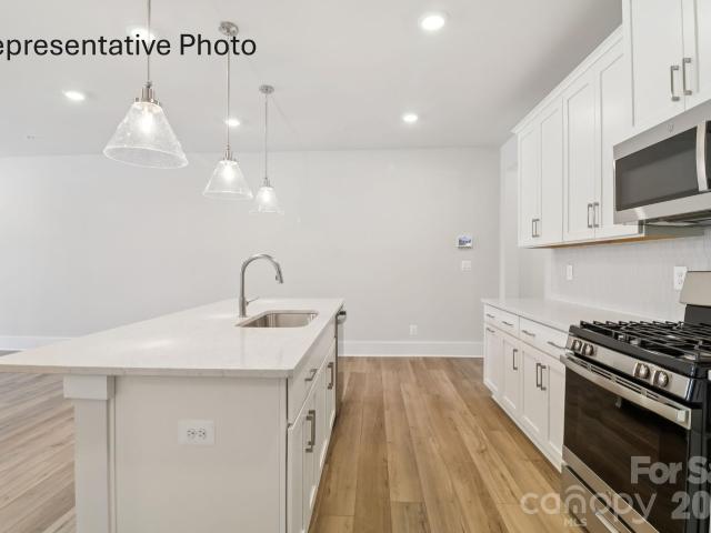 1433 Twin Leaf Road