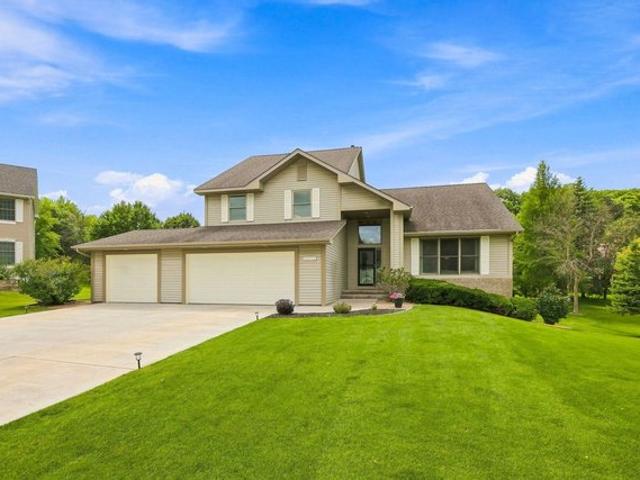 1433 th Ave N, Plymouth, MN 55446