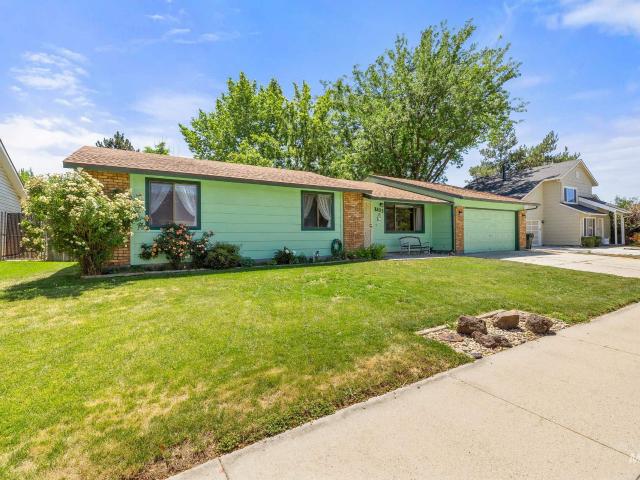1433 W Claire St