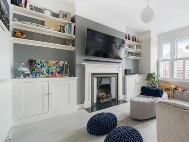 143 145 Burntwood Lane, London, SW17 0AH, United Kingdom | 4 bed apartment for rent #168065509 | Rentberry