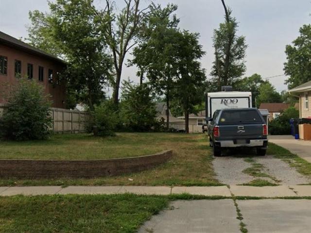 143 40th St NE, Cedar Rapids, IA 52402