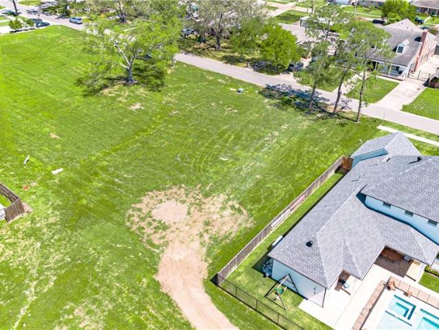 143 Colonial Club Dr, Harahan, LA 70123 | MLS #2493