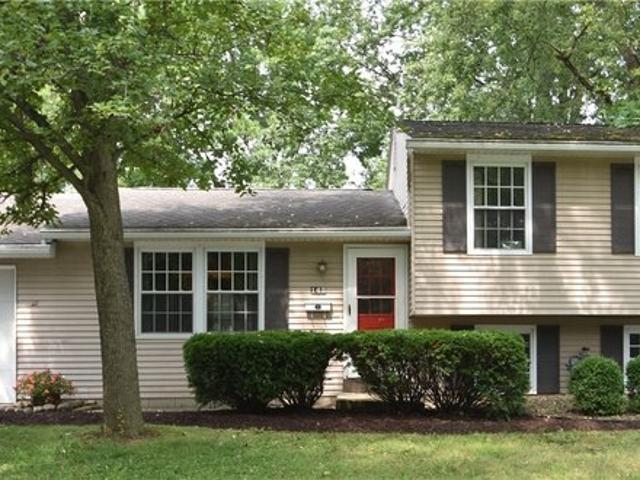 143 Camrose Dr, Niles, OH 44446