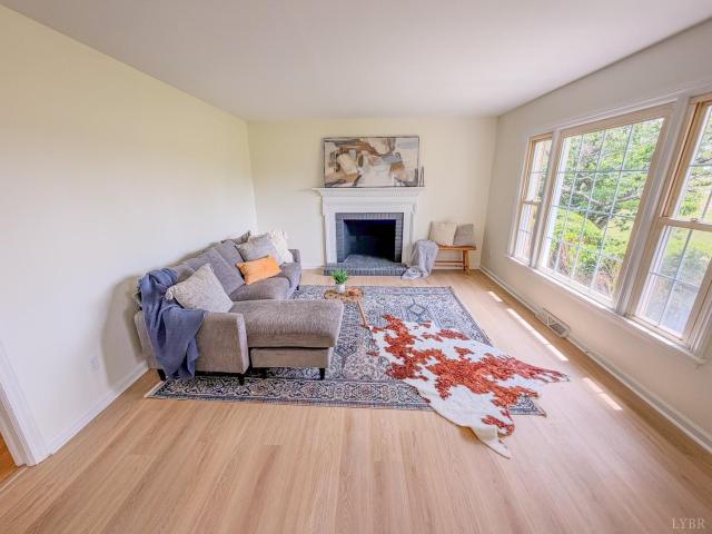 143 Christian Springs Rd