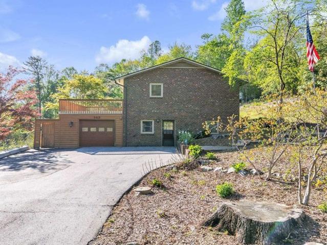 143 Burge Mountain Rd, Hendersonville, NC 28792