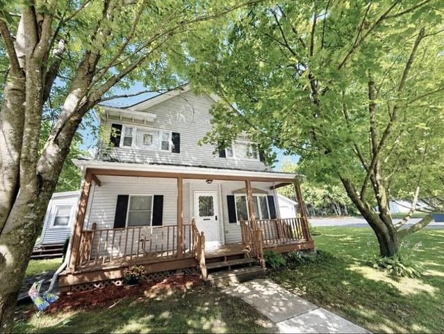 143 Goddeau Rd, Cadyville, NY 12918