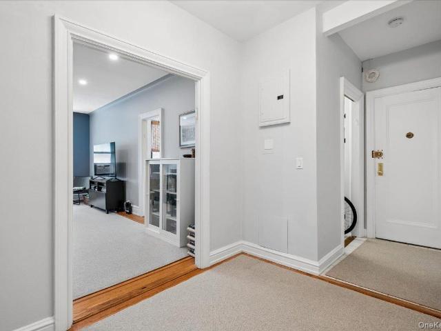 143 Garth Road 5L