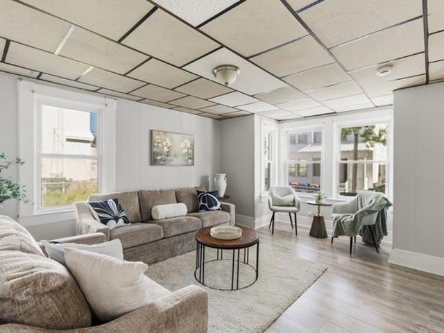 143 S Division St, New Bedford, MA 02744