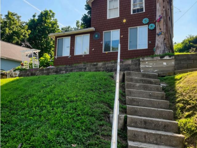 143 Diagonal Street