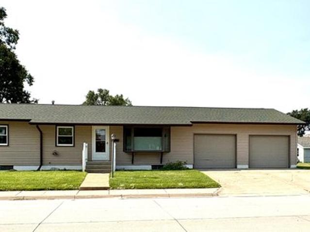 143 E Campbell St, Minden, NE 68959