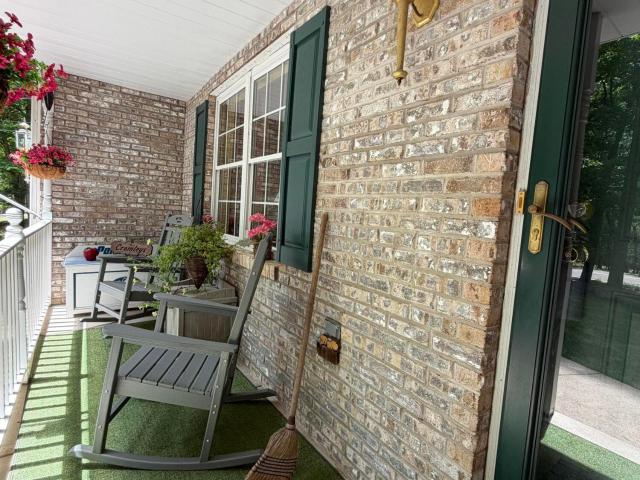 143 E Lake Valley Drive