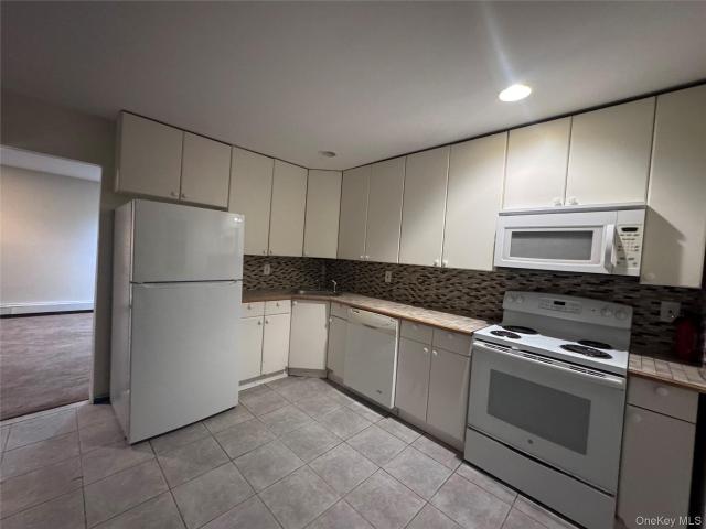 143 E. Parkview Drive