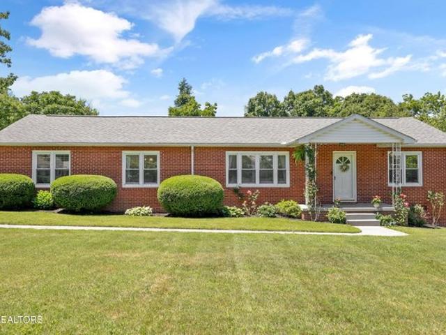 143 Fairview Dr, Maryville, TN 37803