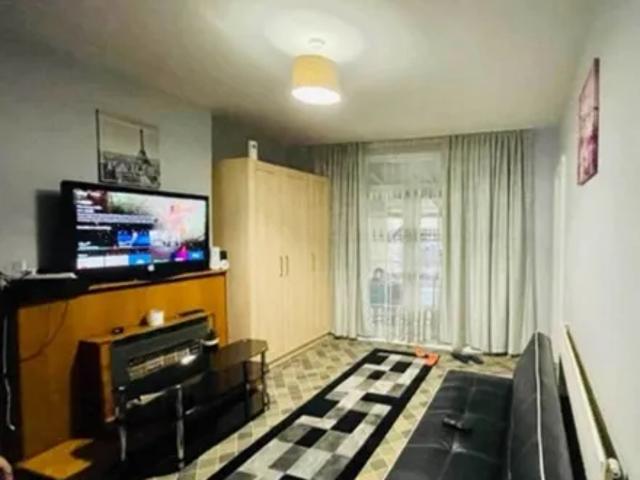143 Katherine Road, London, E6 1ES, United Kingdom | 2 bed apartment for rent #167148569 | Rentberry