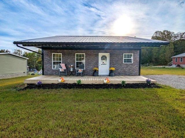 143 Outlook Dr, Owingsville, KY 40360