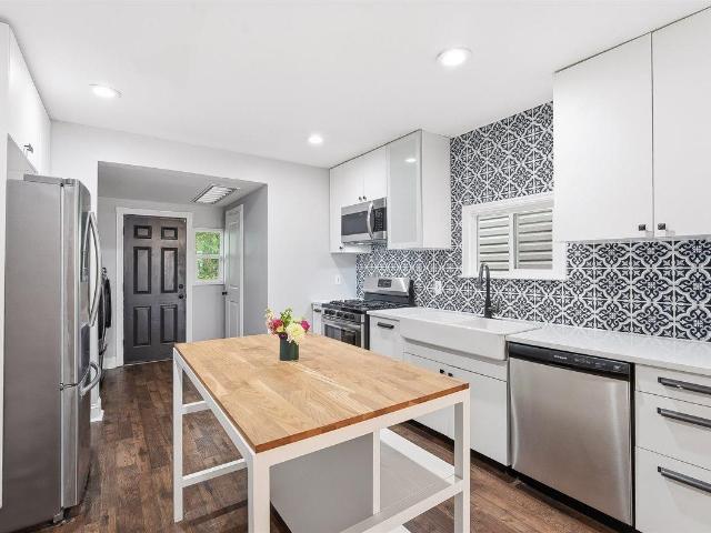 143 Lexington Ave