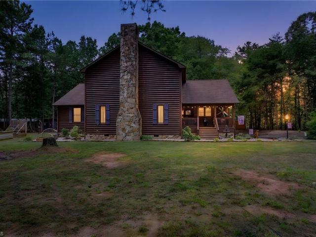 143 Mohegan Trail