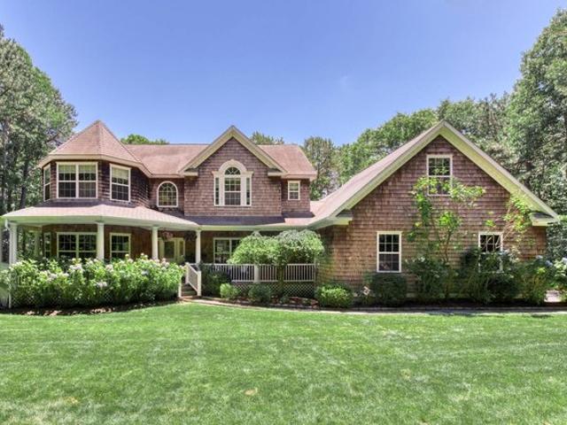 143 Malloy Dr, East Quogue, NY 11942