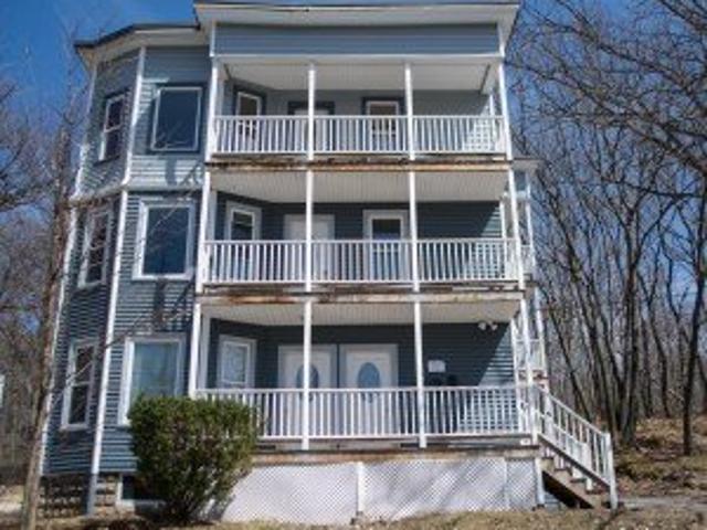 143 Marshall St 2 beds, 1 full bath