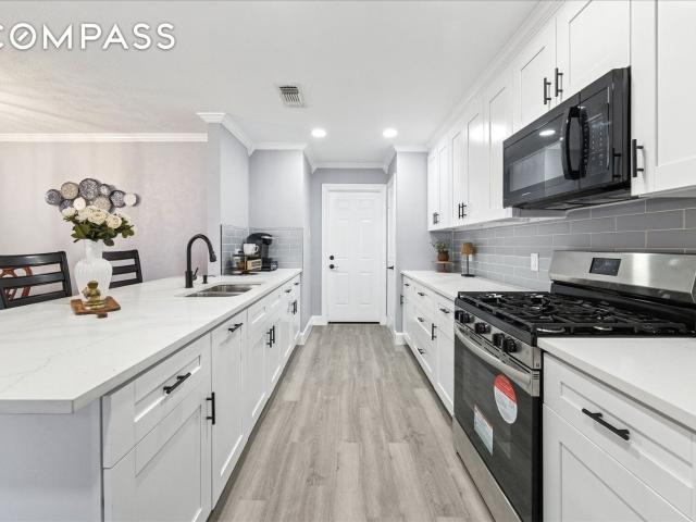 143 Mill Stream Ln, Houston, TX